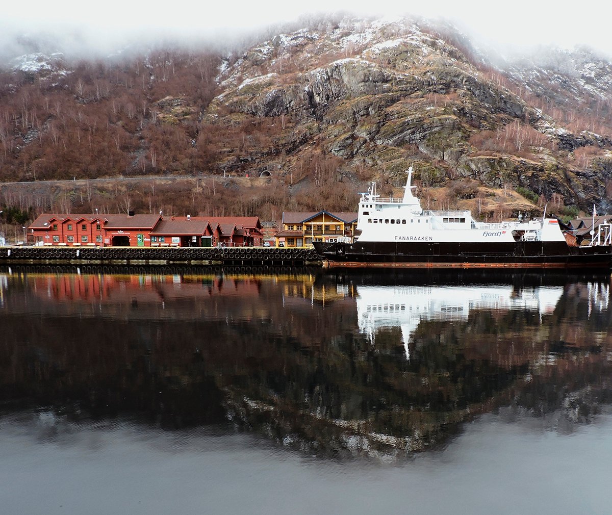Flam, Noruega e a famosa Flamsbana - no inverno - Flora Chiarelli